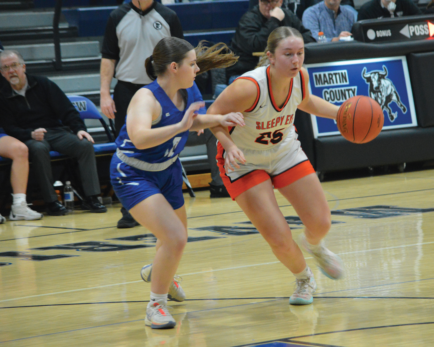 Sleepy Eye presses past Mavericks | News, Sports, Jobs - The Journal
